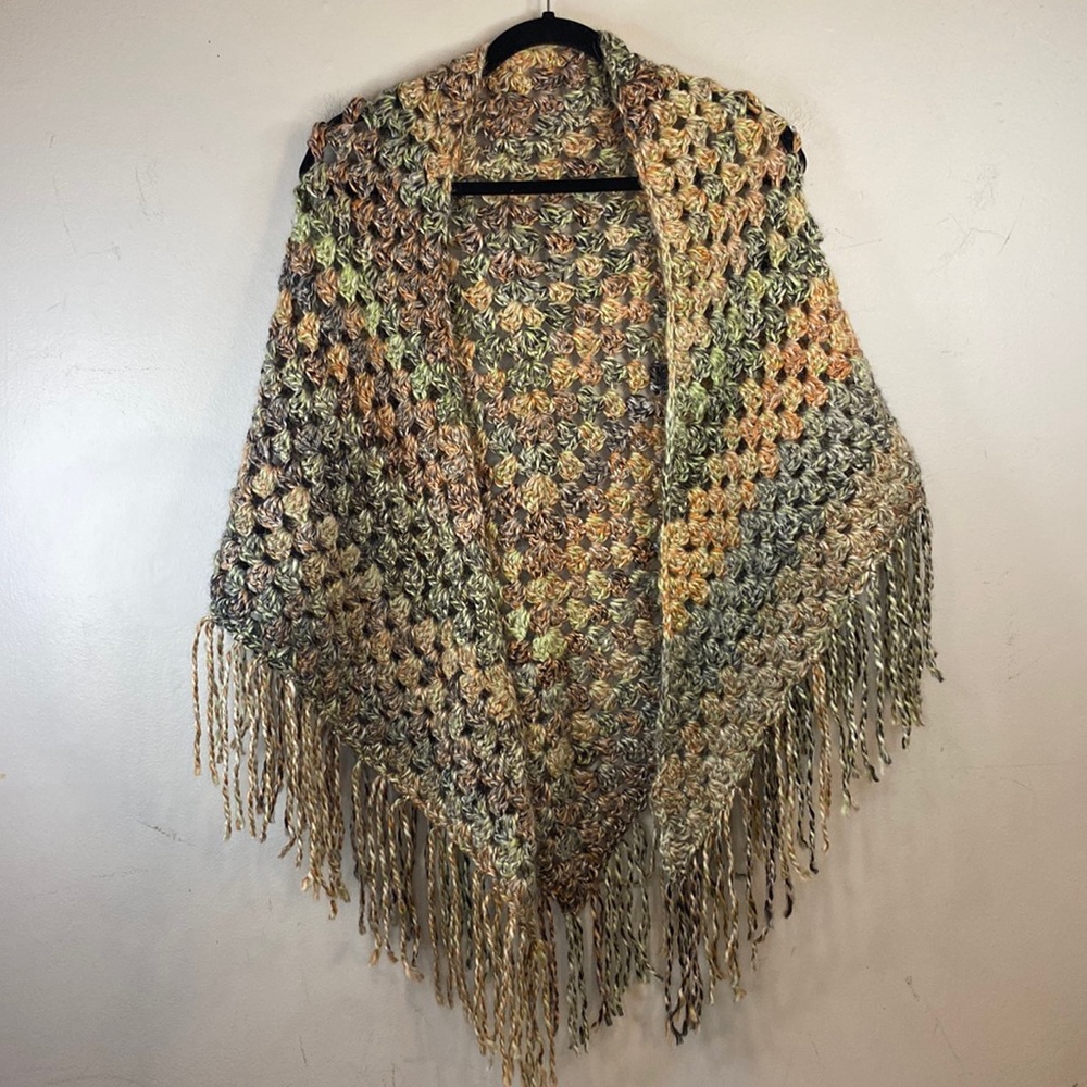 Vintage Grannycore Cottagecore Knitted Shawl - Gem
